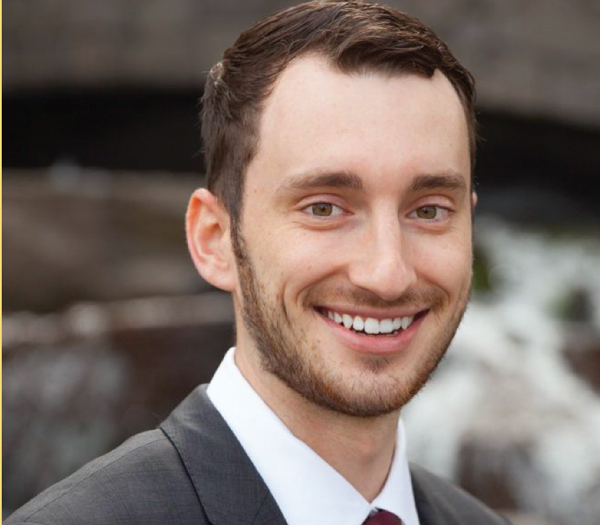 Young alum donates what he can: his time | Linfield Magazine